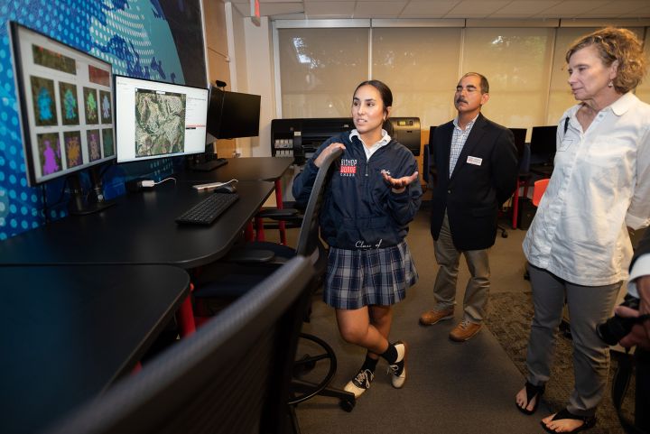 Upgraded labs offer new opportunities for Bishop Dunne students – Texas ...