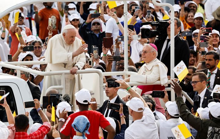 Jesus gives people the power to love everyone, even enemies, pope says ...