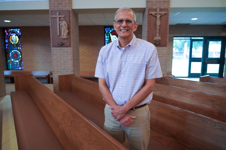 With a servant’s heart, Romanach helps refugees in need – Texas Catholic