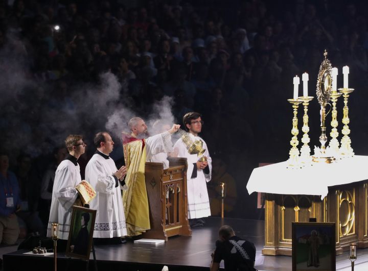 Bishop Kelly: Deeply moved by the faith of the people – Texas Catholic