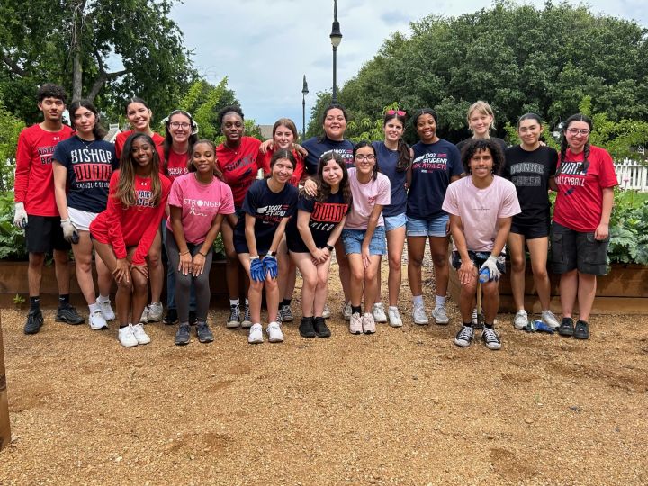 Student’s club inspires community service among peers – Texas Catholic
