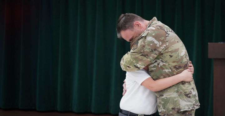 Soldier, father returns home to reunite with son at school – Texas Catholic