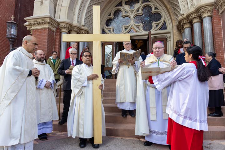 Bishop opens holy door, jubilee year with message of renewal – Texas ...