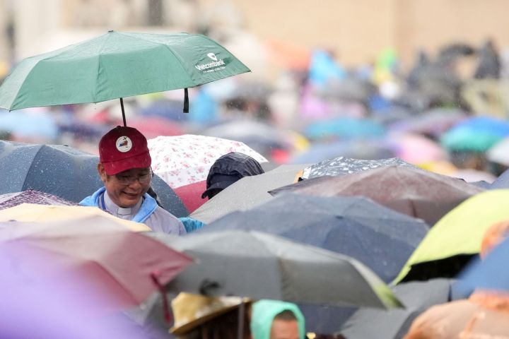 Crying out to God can be sign of hope, not crisis of faith, pope says ...
