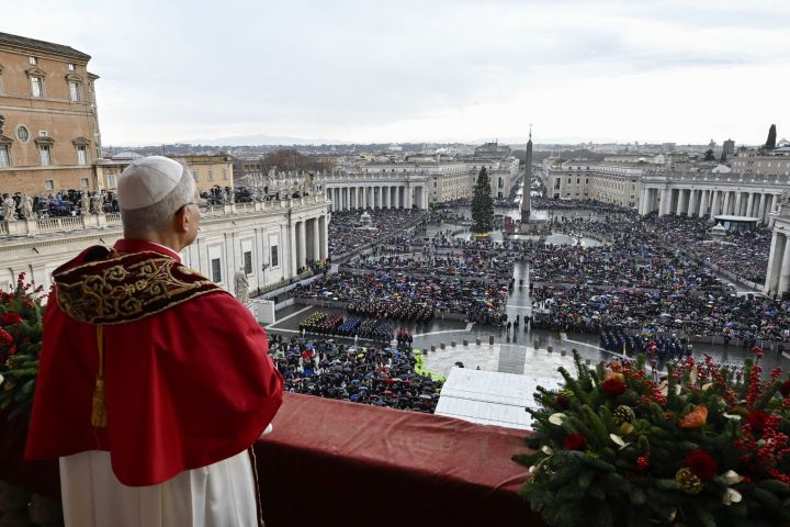 Open your hearts to baby Jesus and one another, pope says on Christmas ...
